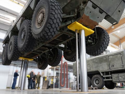 Lifts for Very Heavy Vehicles | jab-hebetechnik.de